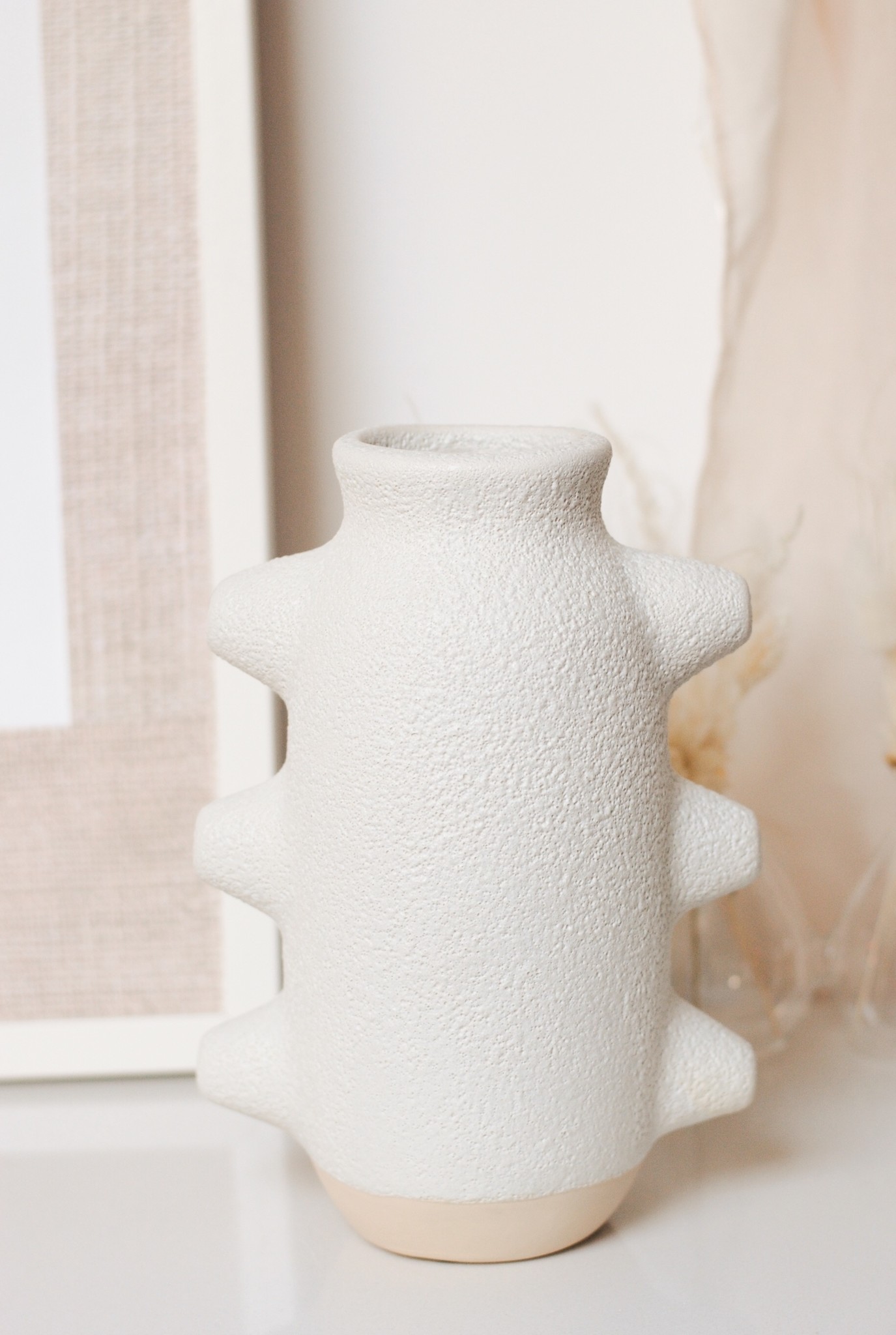 ORGANIC TEXTURED VASE - Beauty & Bobs