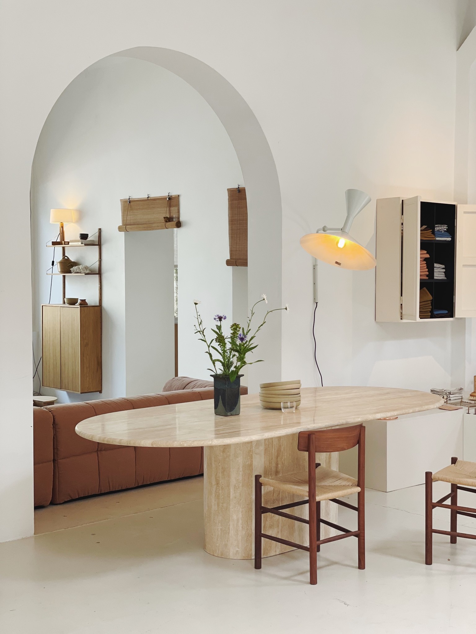 Beige Travertin Dining Bean Table - Pantoufle