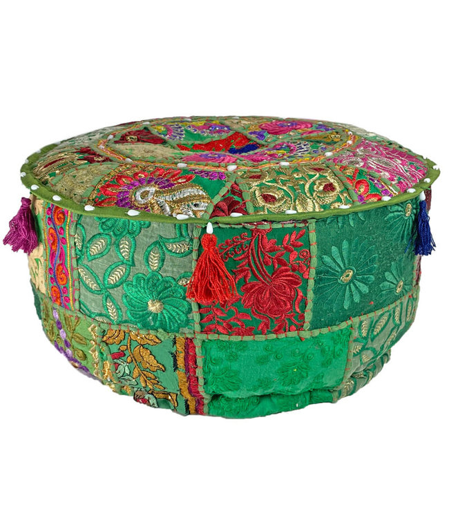 Oosterse groene poef uit India met kwastjes - Merel in Wonderland