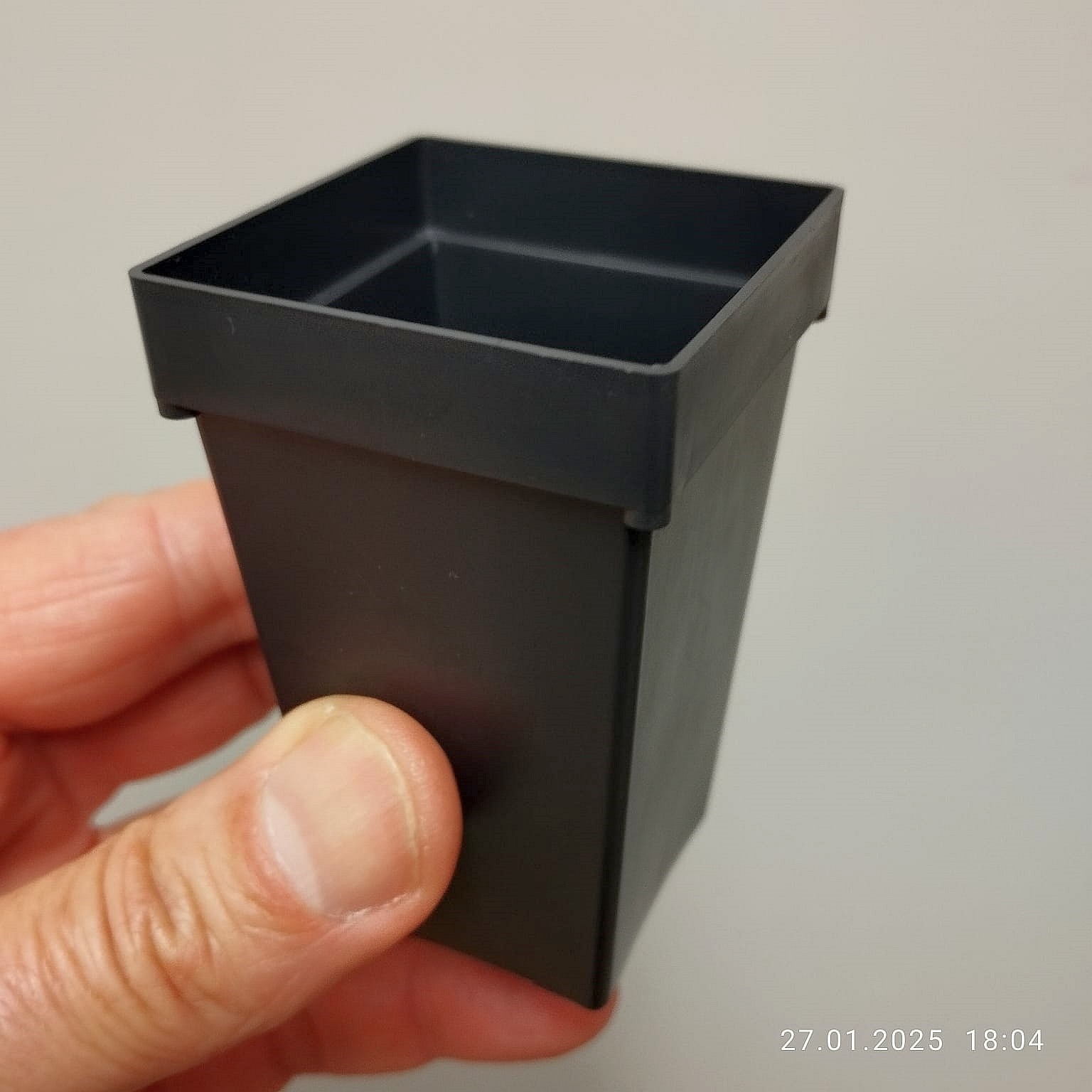Vasi contenitori quadrati alti 5 x 5 x 8,5 cm neri - Uhlig Kakteen ...