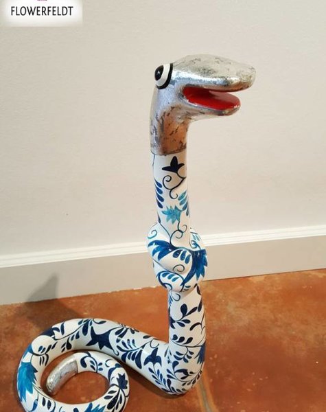 Niloc Pagen - Standing Snake Delfts Blue - Online art - Flowerfeldt