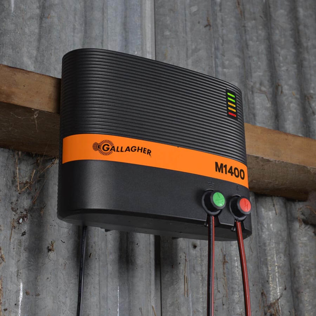 Gallagher M1400 Mains Powered Electric Fence Energiser/Charger (230V ...