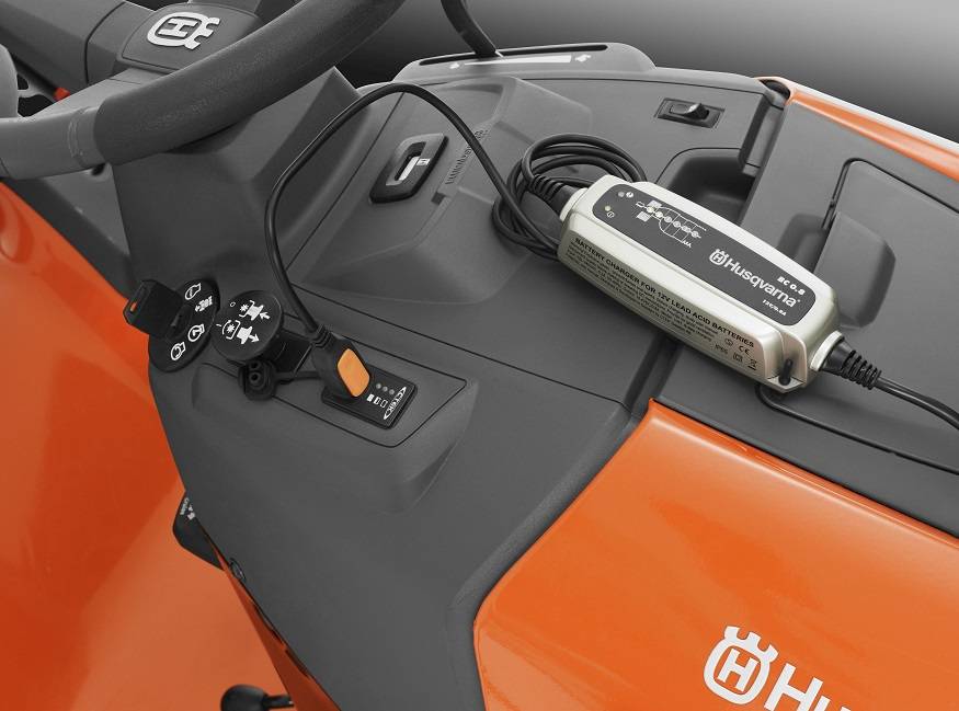 AKTION: Original Husqvarna Ladegerät für Rasentraktoren - Tec-Profi ...