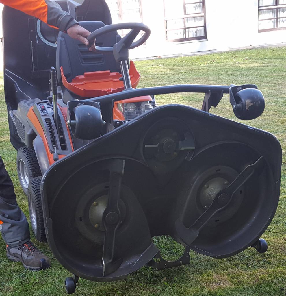 Aktion: Husqvarna Rider RC 320 Ts AWD: Frontmäher mit Fangkorb - Tec ...