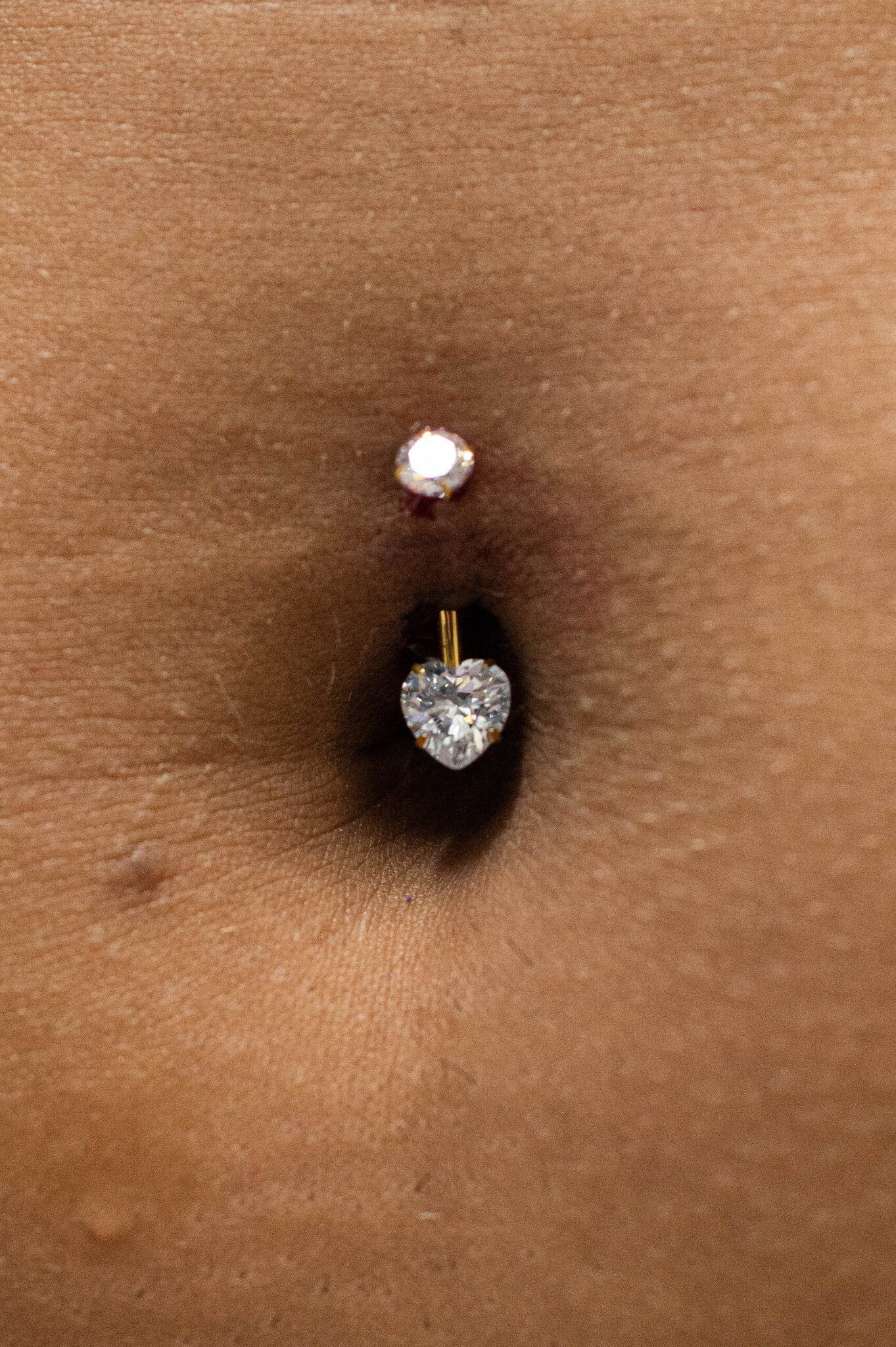 Navelpiercing Amsterdam – Veilig, Titanium & Goud | Piercings Works ...
