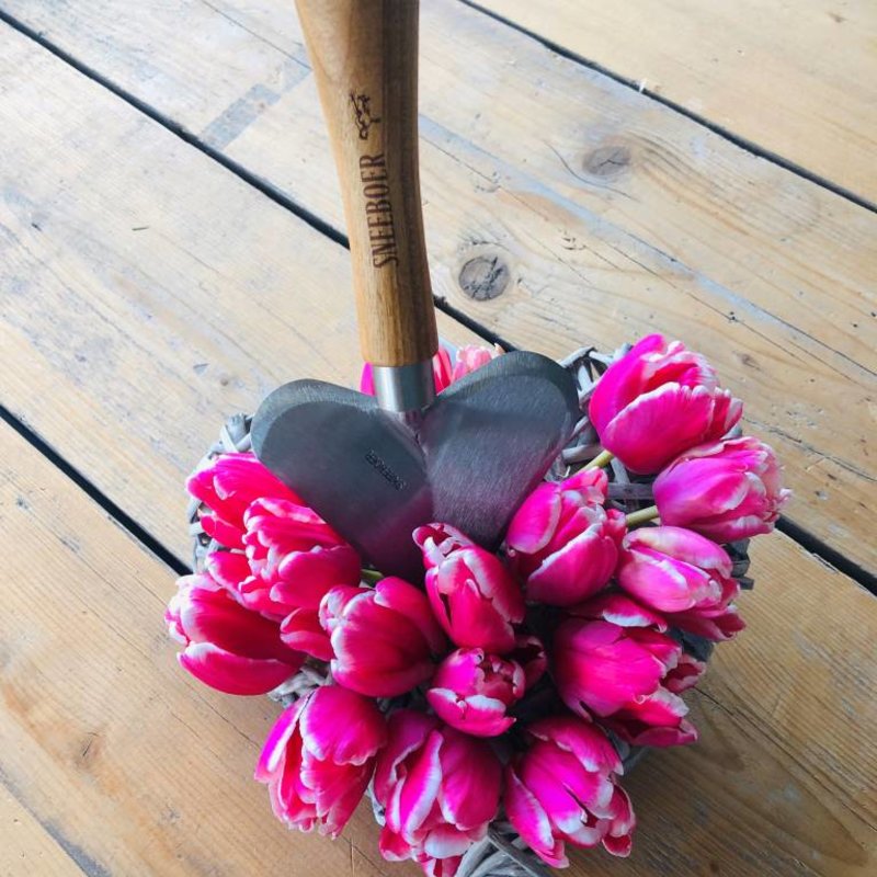Heart Shaped Trowel (4030-140249) - Garden tools from Sneeboer & Zn Heart Shaped Trowel (4030-140249) - Garden tools from Sneeboer & Zn