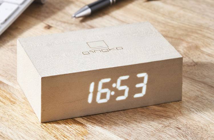 Design Wekker: Flip Click Clock 'Witte Esdoorn' - Gingko - Axeswar Design