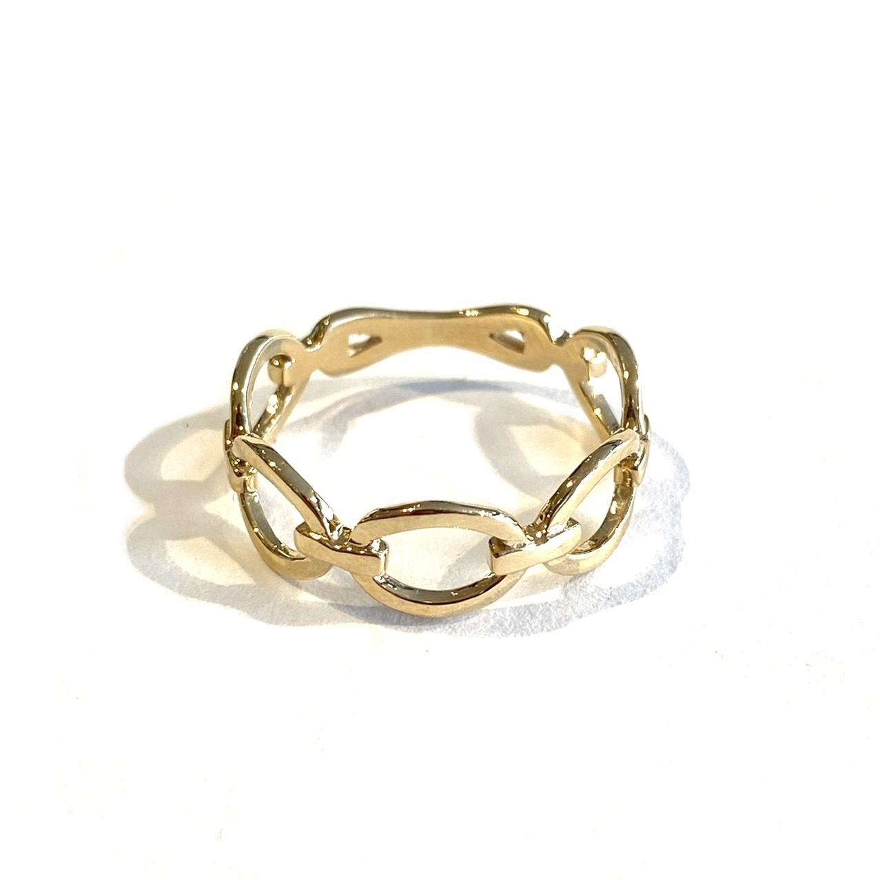 Gouden ring van Navarro met ronde schakels - Diva Sieraden Amsterdam