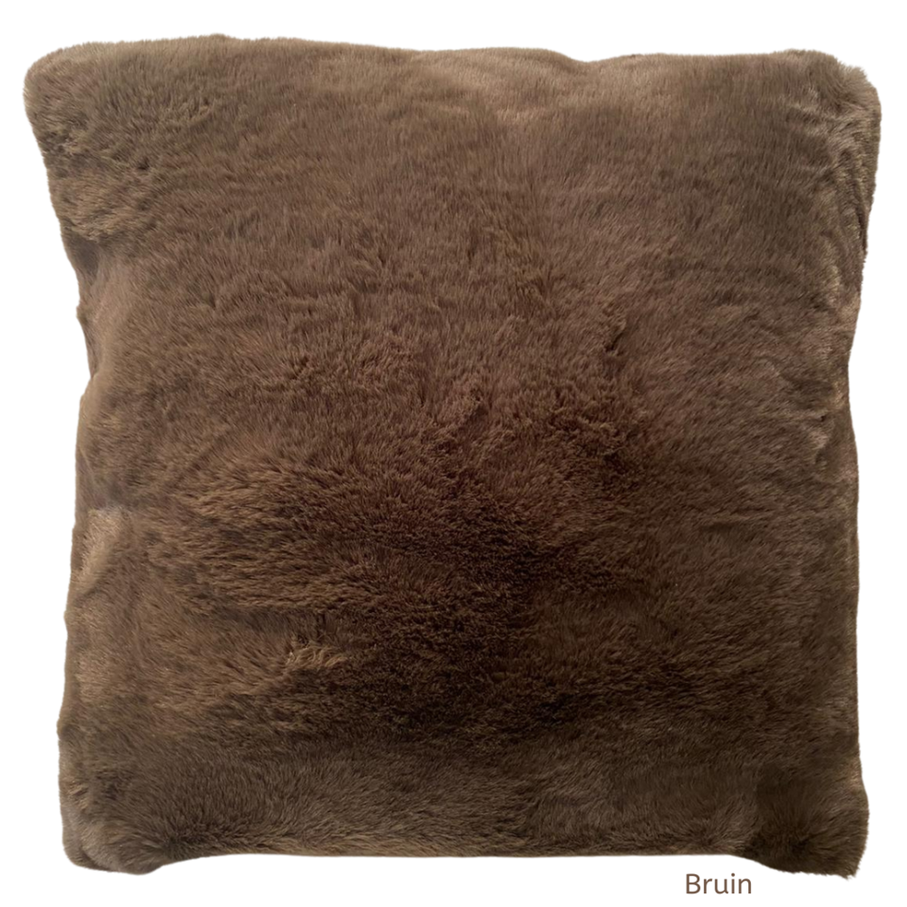 BRUIN fluffy kussen - Extra zacht fluweel - bekijk alle kleuren ...