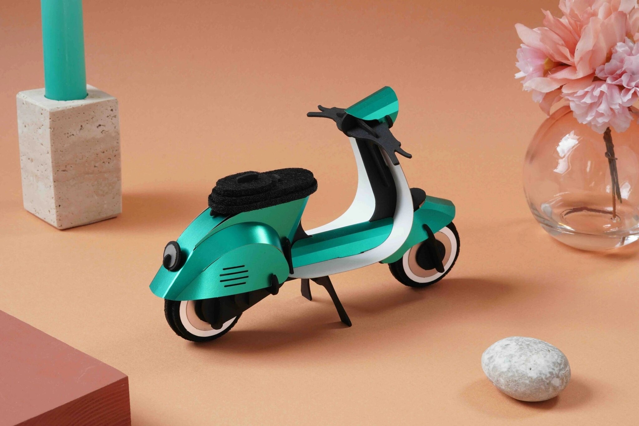 Paper vintage scooter green Assembli DIY - Kado in Huis