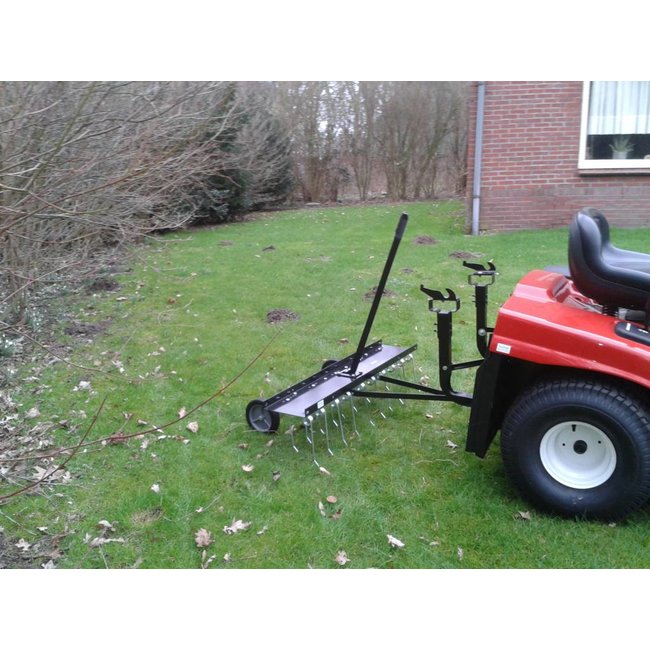 Grasveger, Bladerenveger achter Zitmaaier - Quad of Frontmaaier ...