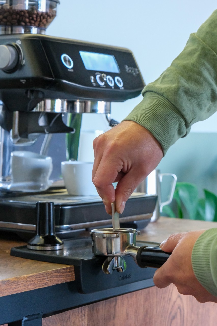 Sage Barista Pro (Black Stainless) espresso machine | Blommers Coffee ...