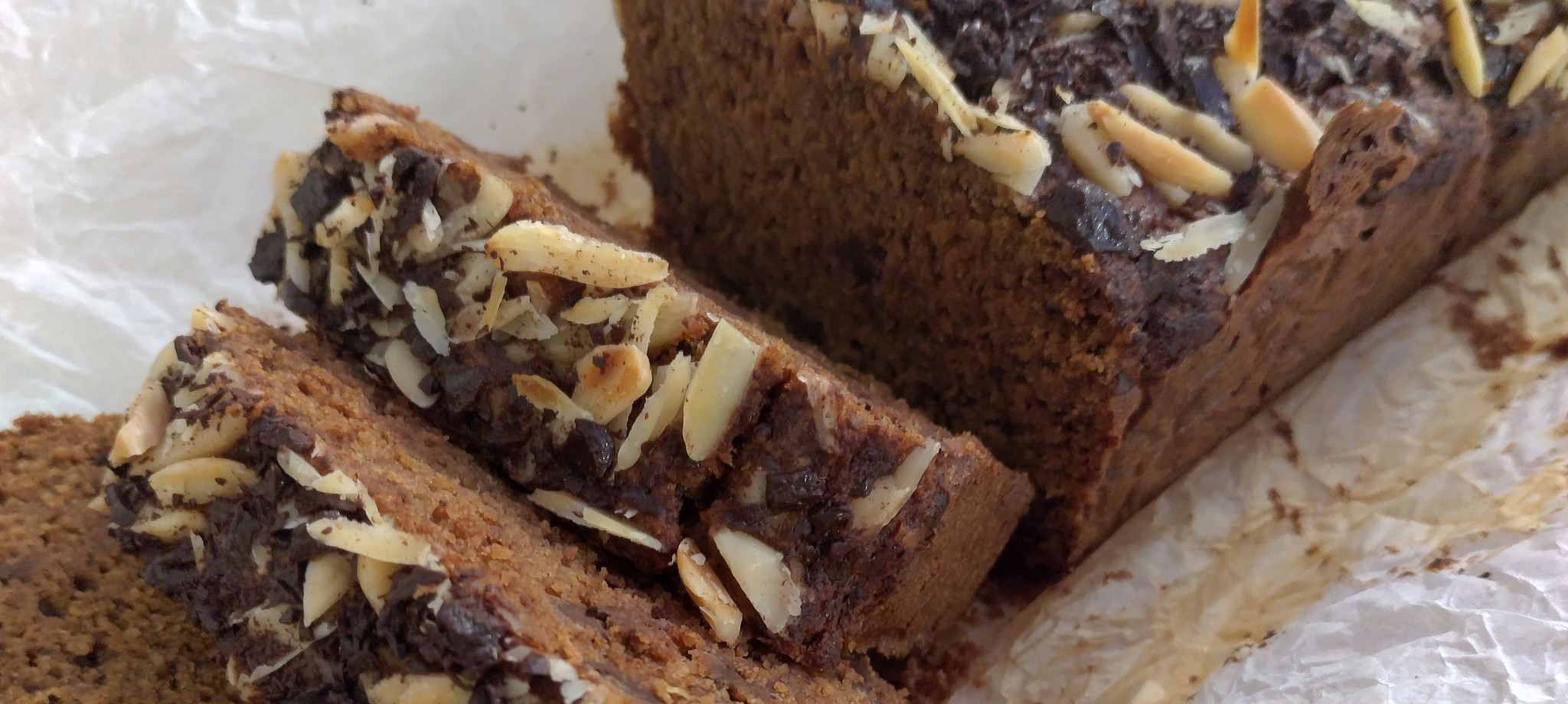 Kruidkoek met amandel en chocolade - Puur Mieke