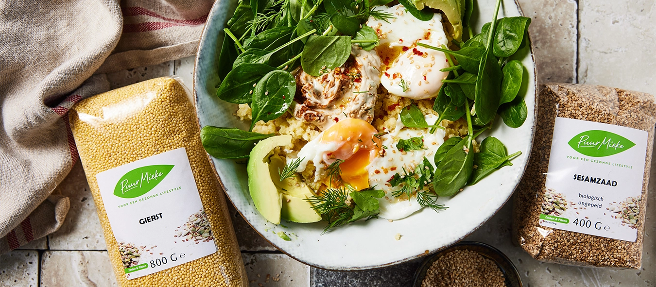 Gierst lunchbowl met eieren - Puur Mieke