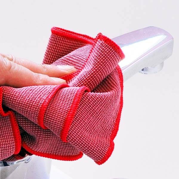 Sanitair schoonmaken met microvezeldoeken - Neweco.nl