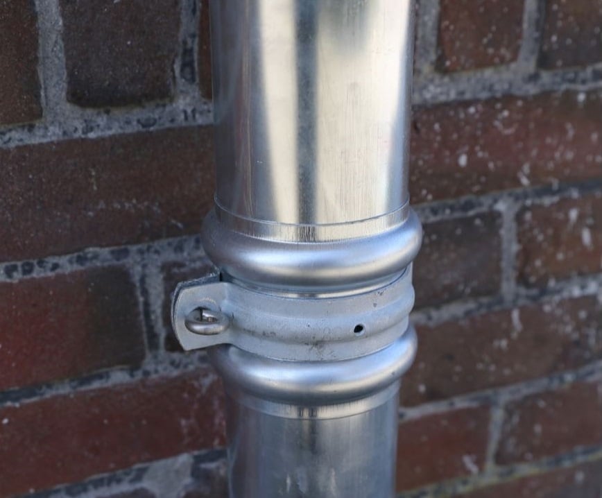 Zinc sliding socket 80 mm downpipe bracket - Barrel Atelier