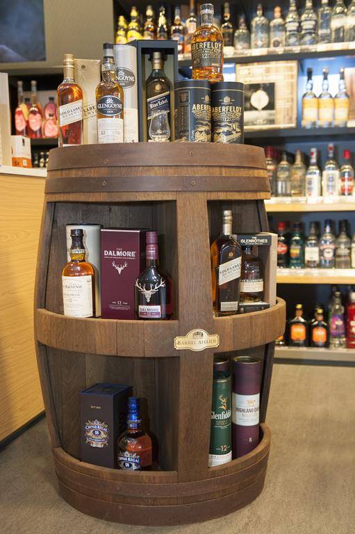 Wine barrel display "Cabinet" - Barrel Atelier