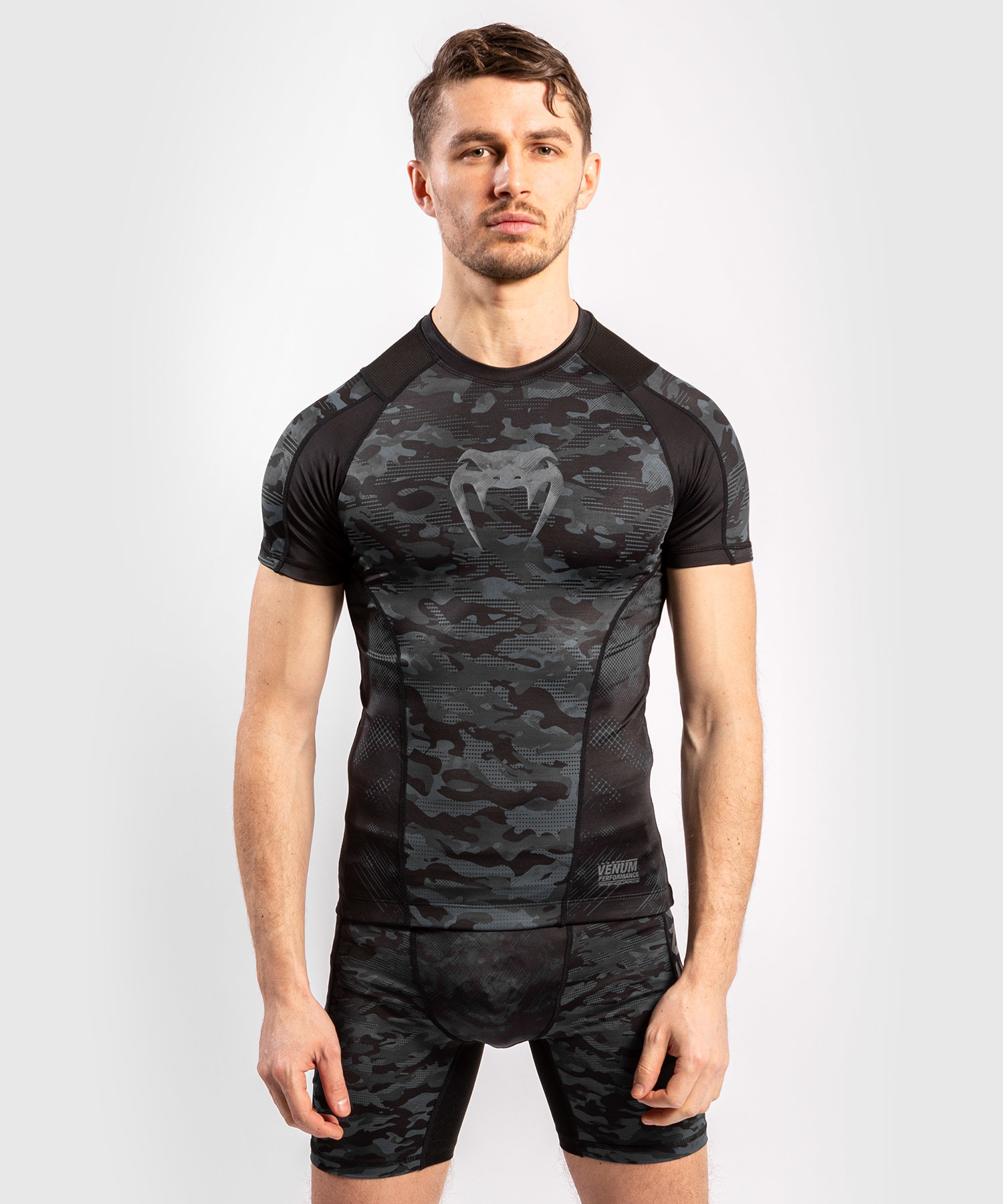 Venum Defender Rash Guard S/S Dark Camo Men - FIGHTWEAR SHOP EUROPE