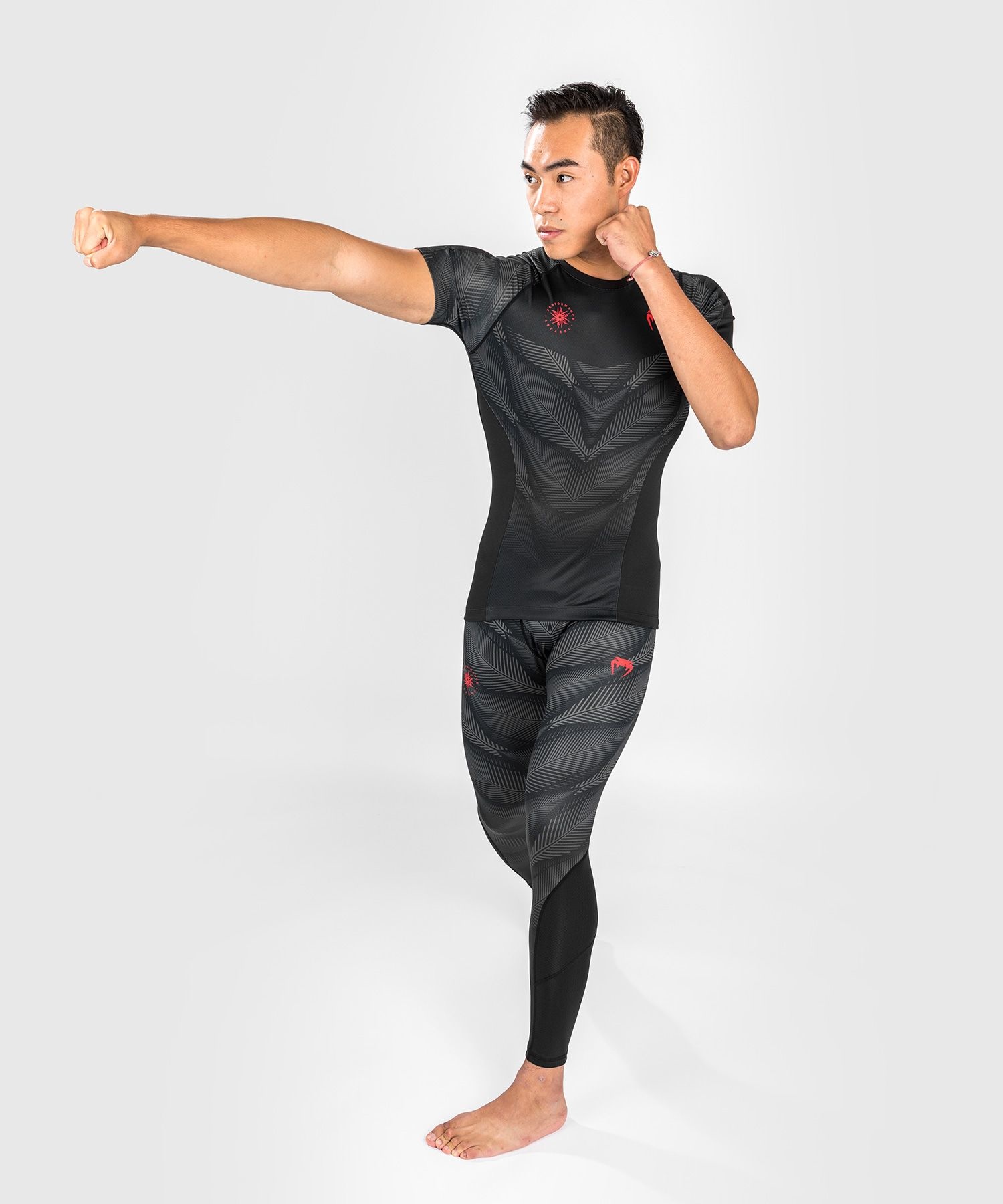 Venum PHANTOM Rash Guard S/S Black Red - FIGHTWEAR SHOP EUROPE