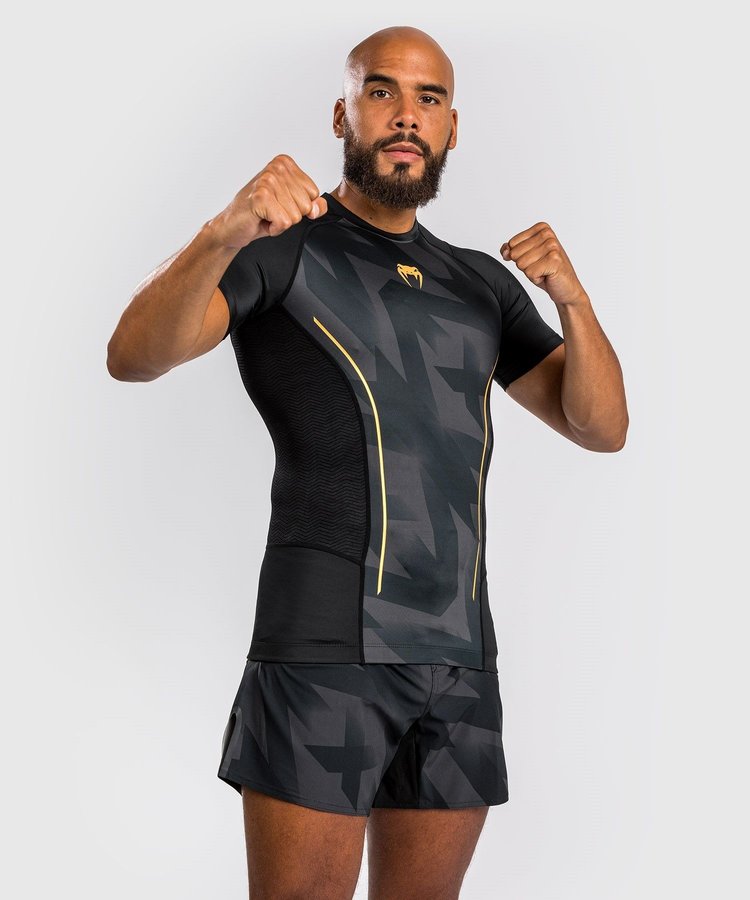 Venum Razor Rash Guard Short Sleeves Black Gold - FIGHTWEAR SHOP EUROPE