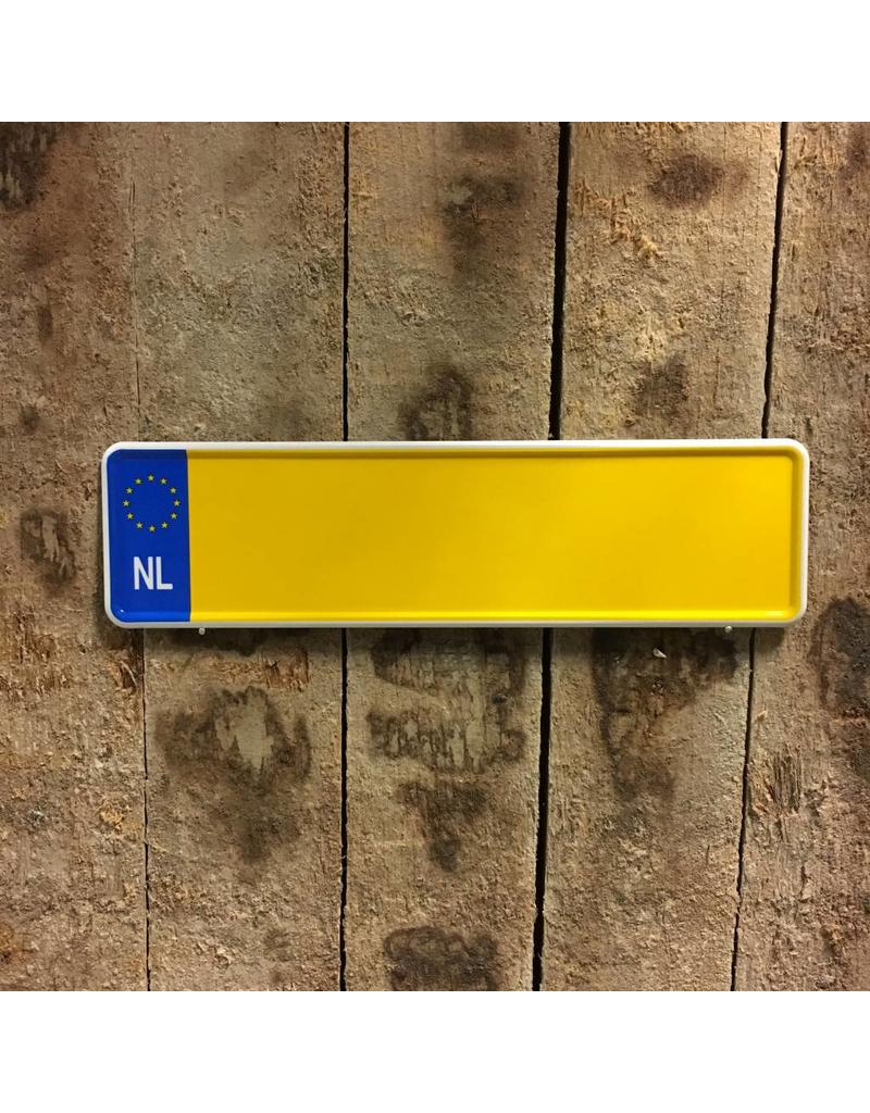 Geel NL Midi Kentekenplaat met naam 34x9 - Kentekenplaatdrukken.nl