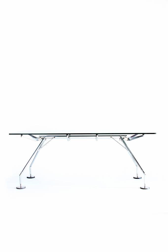 Norman Foster architects table Nomos for tecno - THE HOUSE OF WAUW
