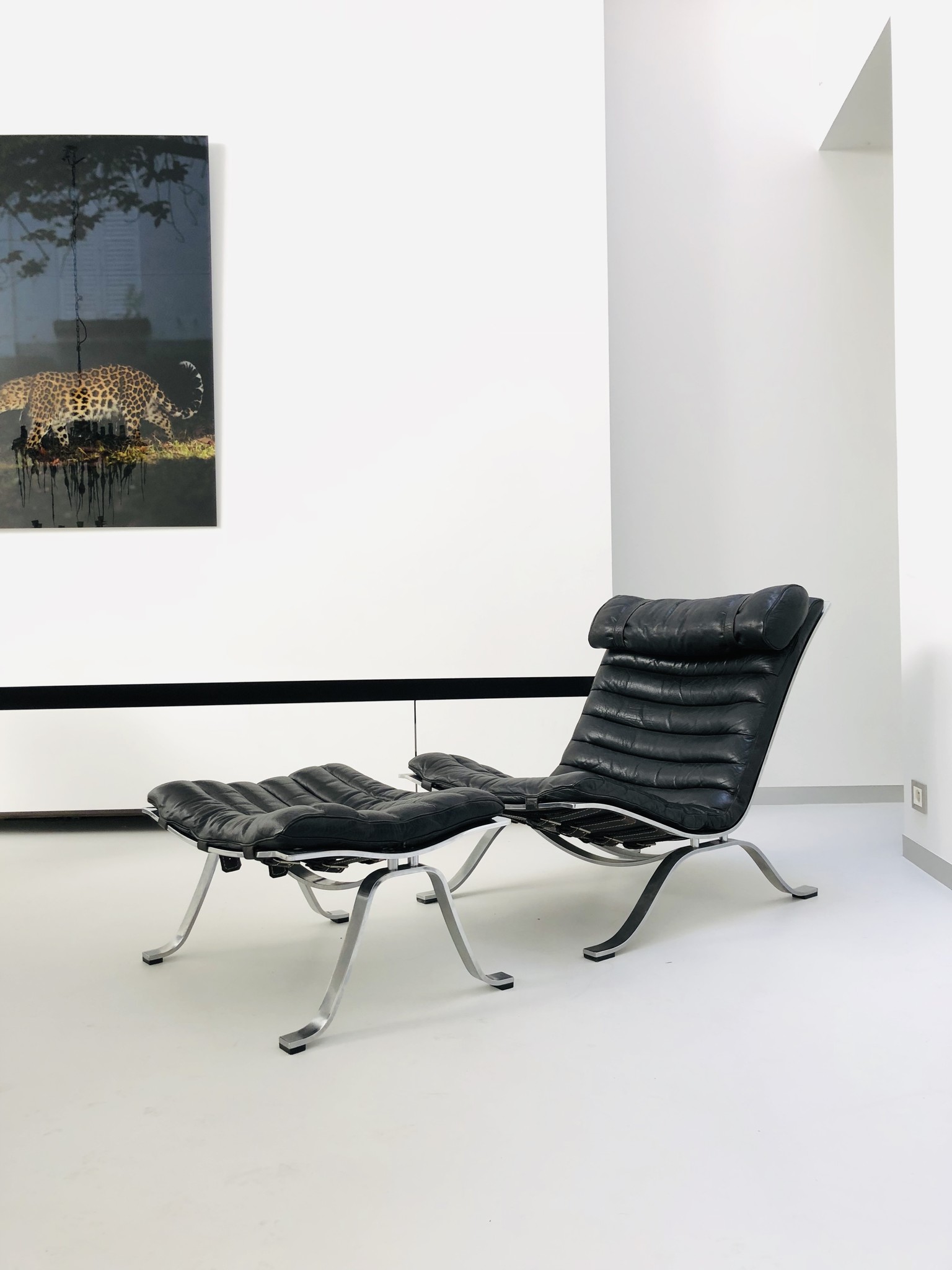 Ari lounge chair door Arne Norell - WAUWSHOP Kortrijk
