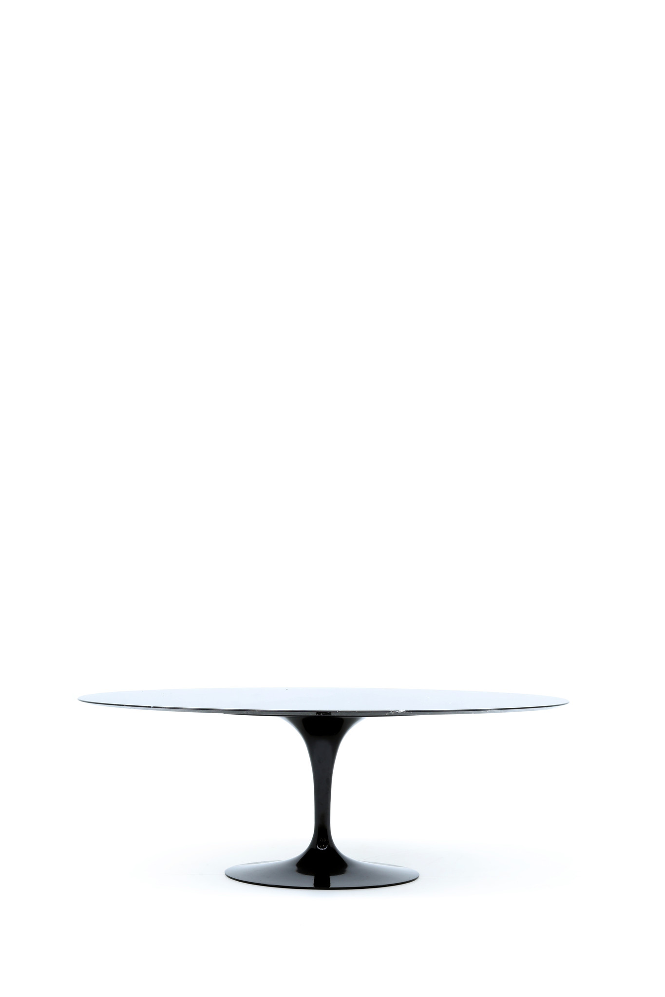 Oval Knoll tulip table in black marble by Eero Saarinen for knoll - THE ...