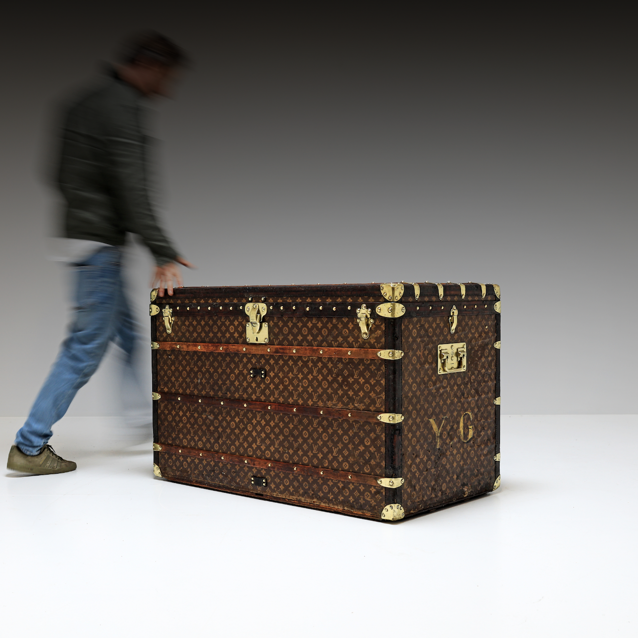 Louis Vuitton travel trunk, 1910's - THE HOUSE OF WAUW