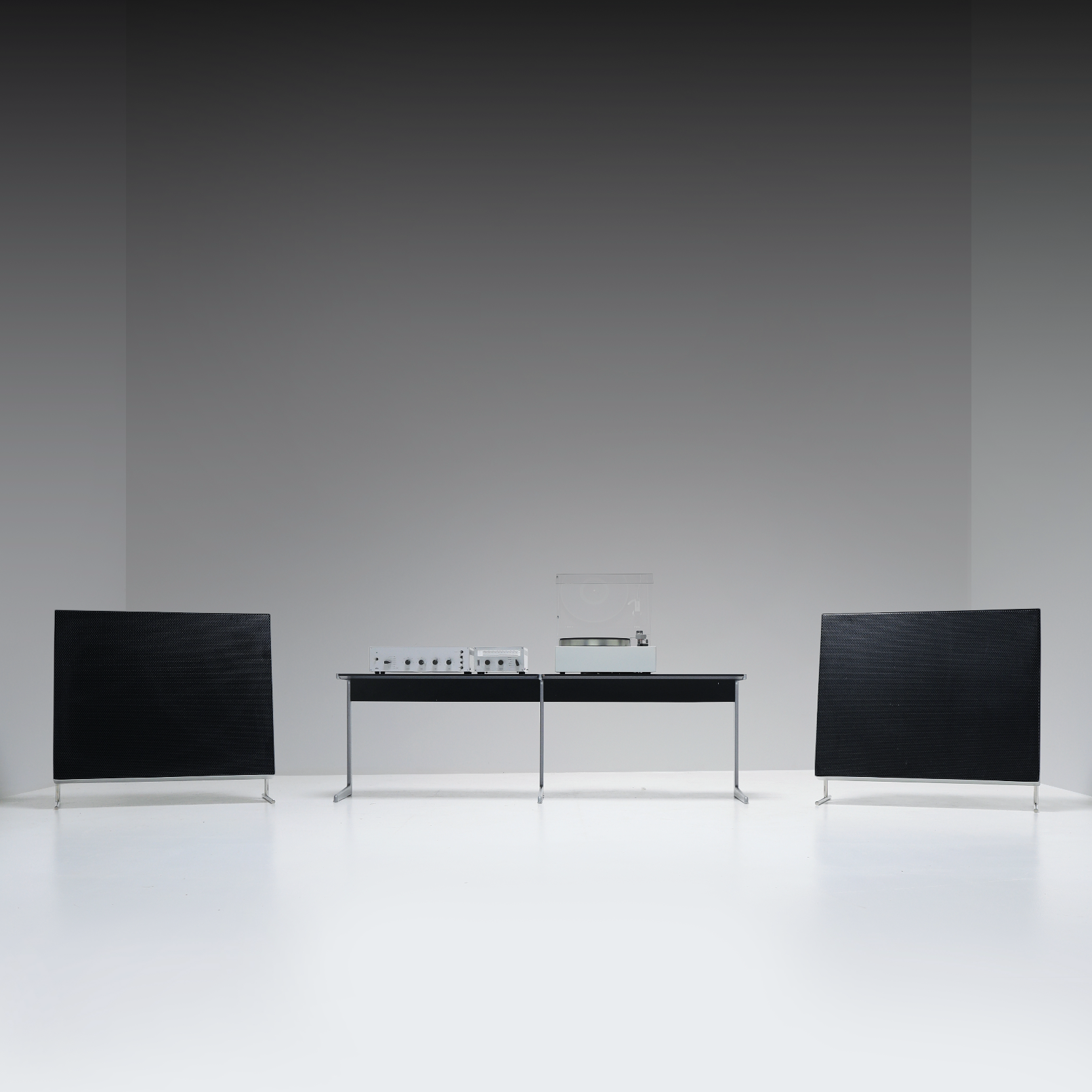 Complete Braun stereo met de LE1 speakers door Dieter Rams, 1960's - WAUW