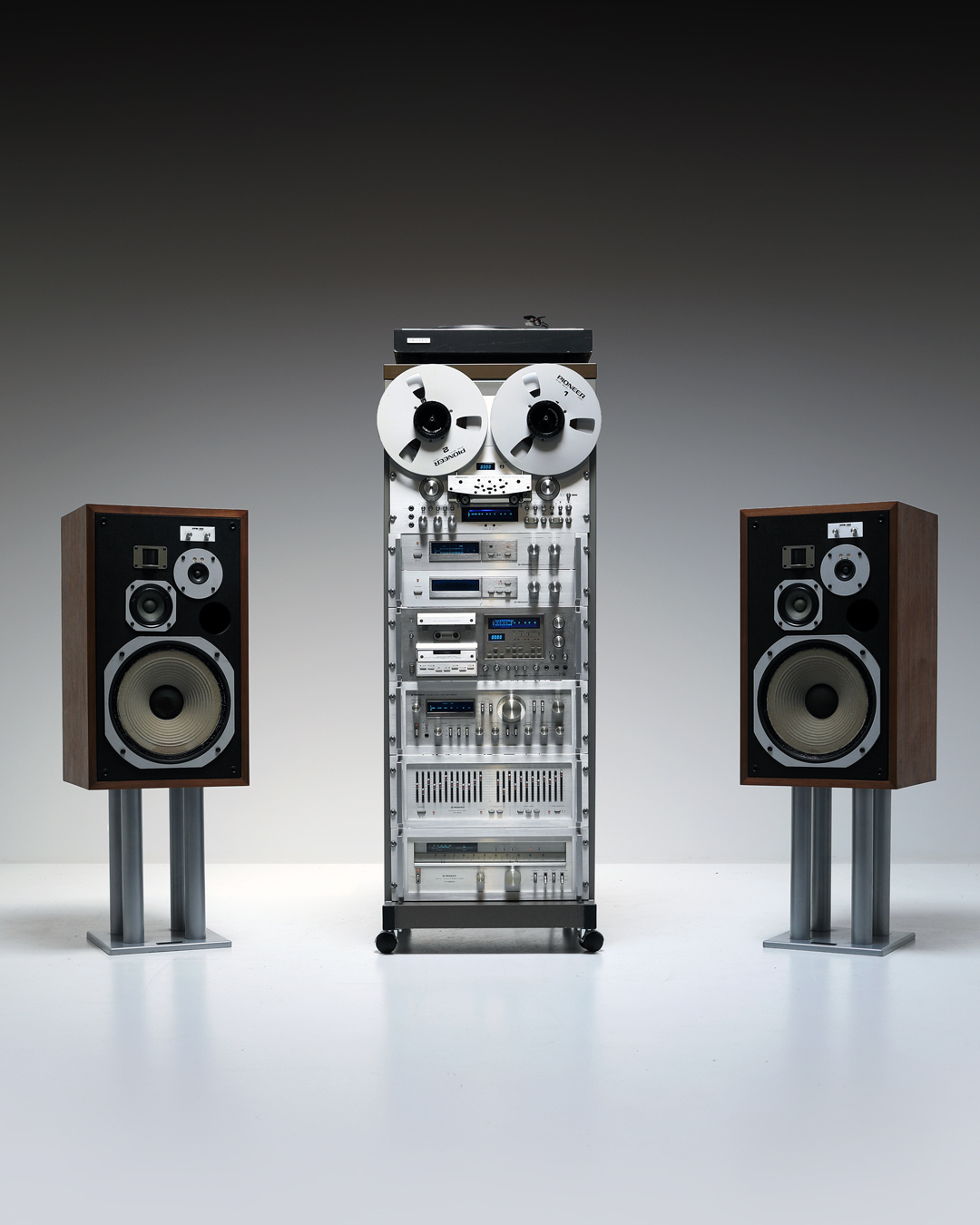 Pioneer Blue Line Tower, 1979 - THE HOUSE OF WAUW