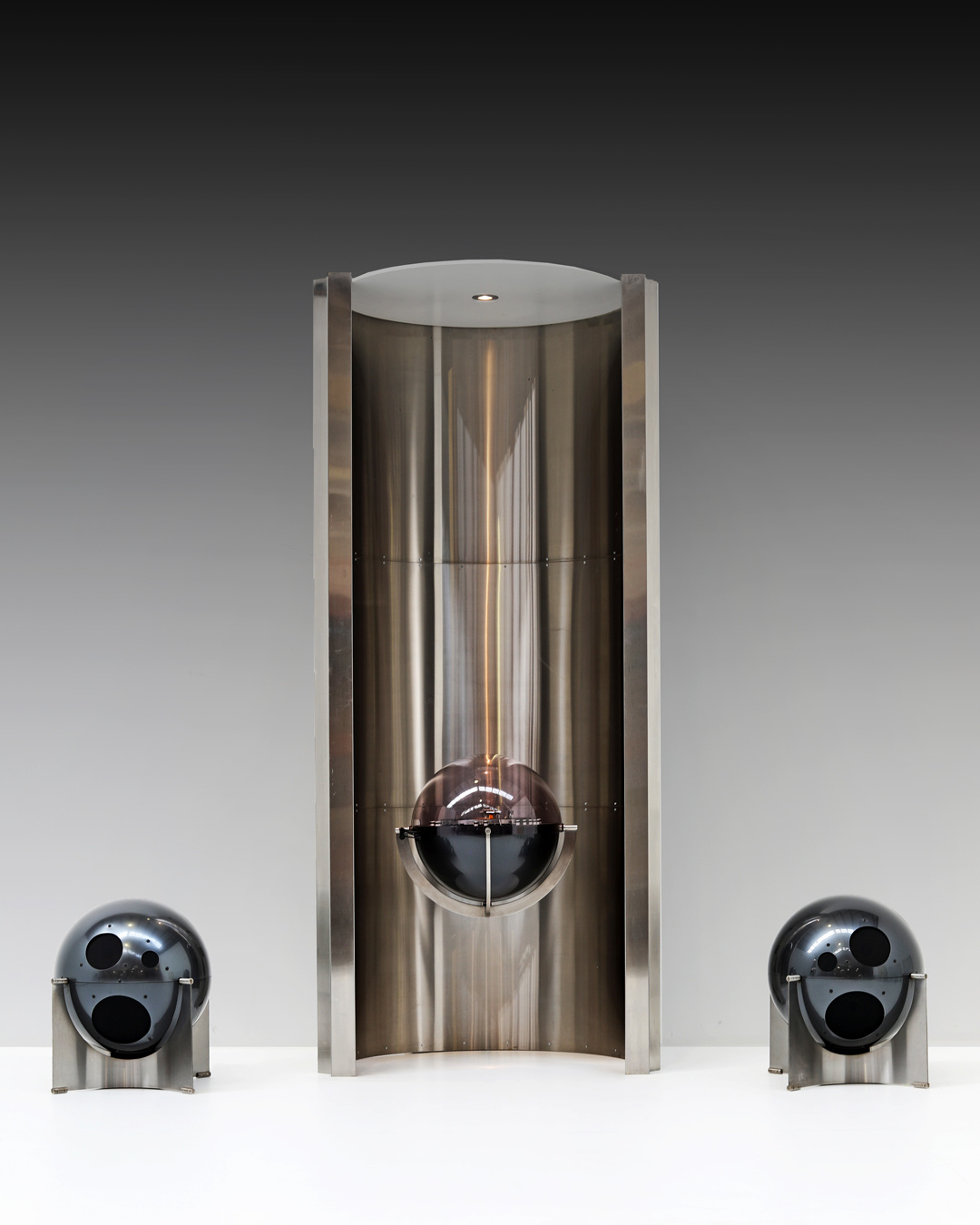 Spage Age globe stereo designed by Alain Carré, 1968 - WAUW