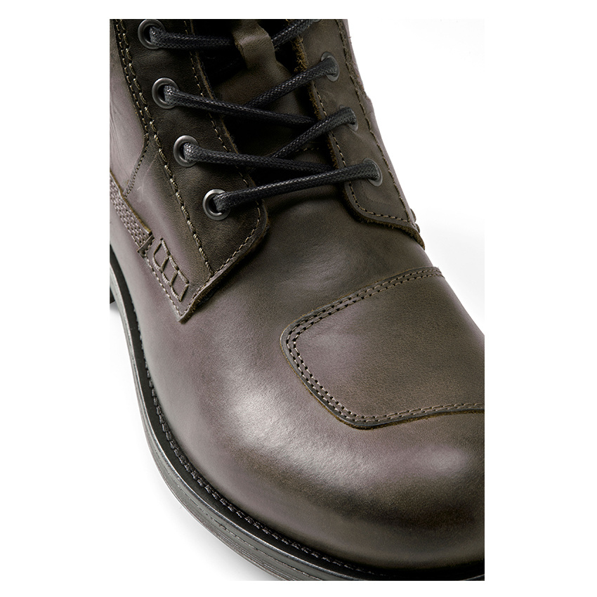 Revit - Portland motorcycle shoes - Biker Outfit