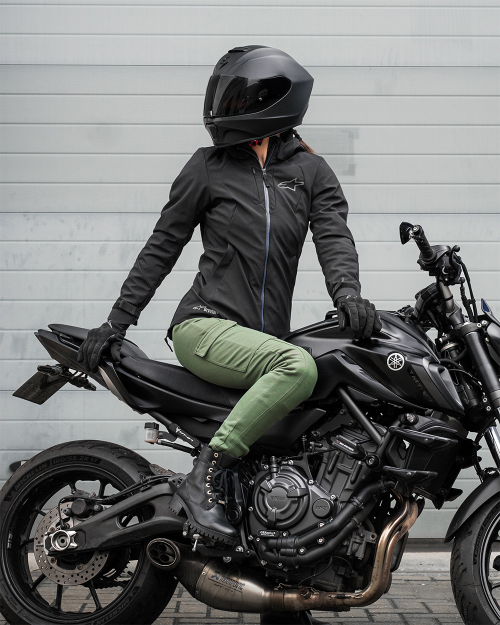 Scorpion - Exo-391 Solid motorcycle helmet - Biker Outfit