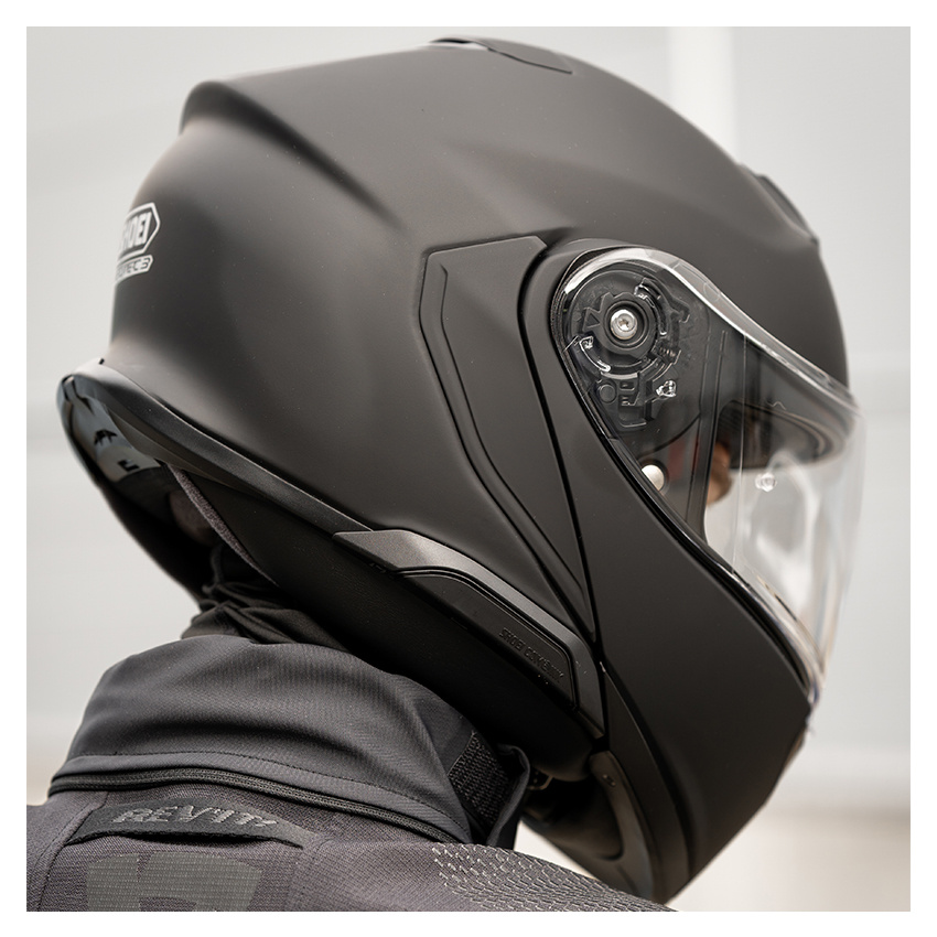 Shoei - Neotec III Matt motorcycle helmet - Biker Outfit