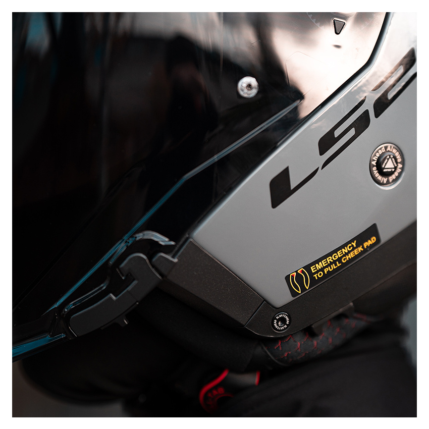 LS2 - Infinity II Solid motorcycle helmet - Biker Outfit