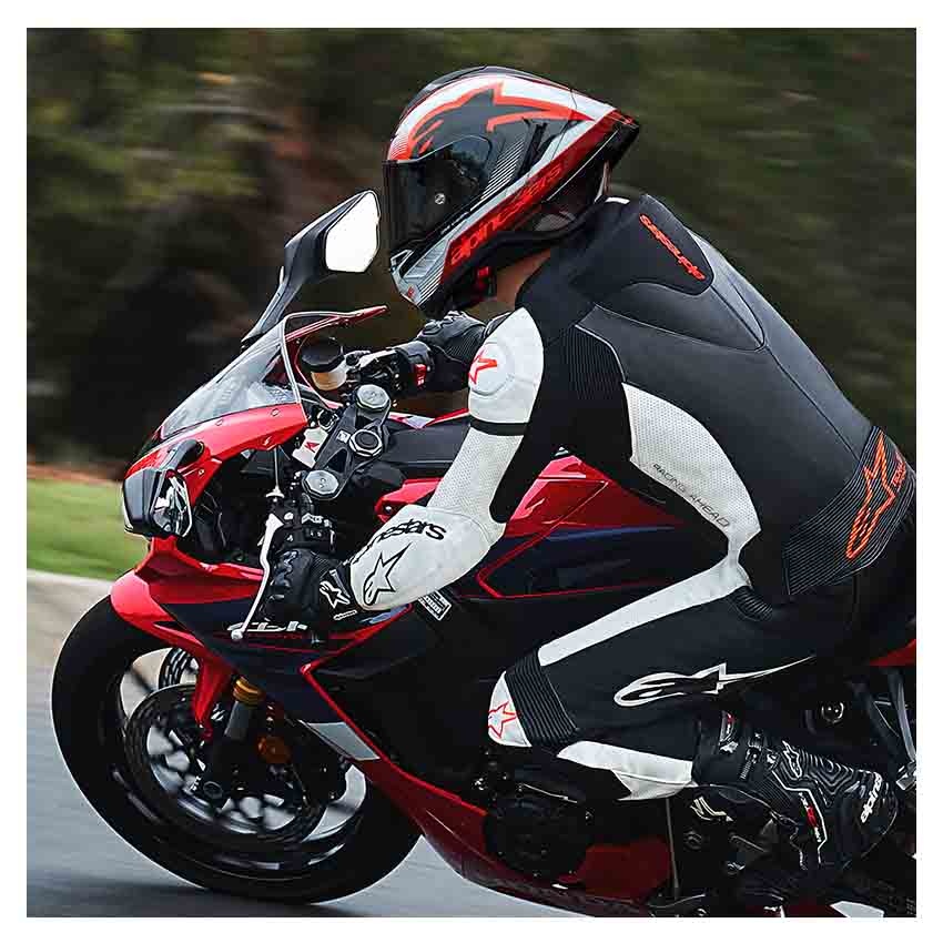 Alpinestars - Supertech R10 Team motorcycle helmet - Biker Outfit