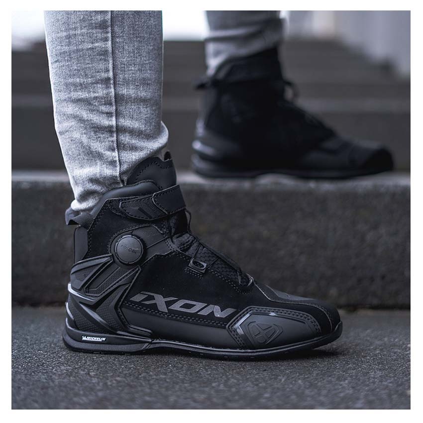 Ixon - Bull 2 Waterproof motorcycle shoes - Biker Outfit