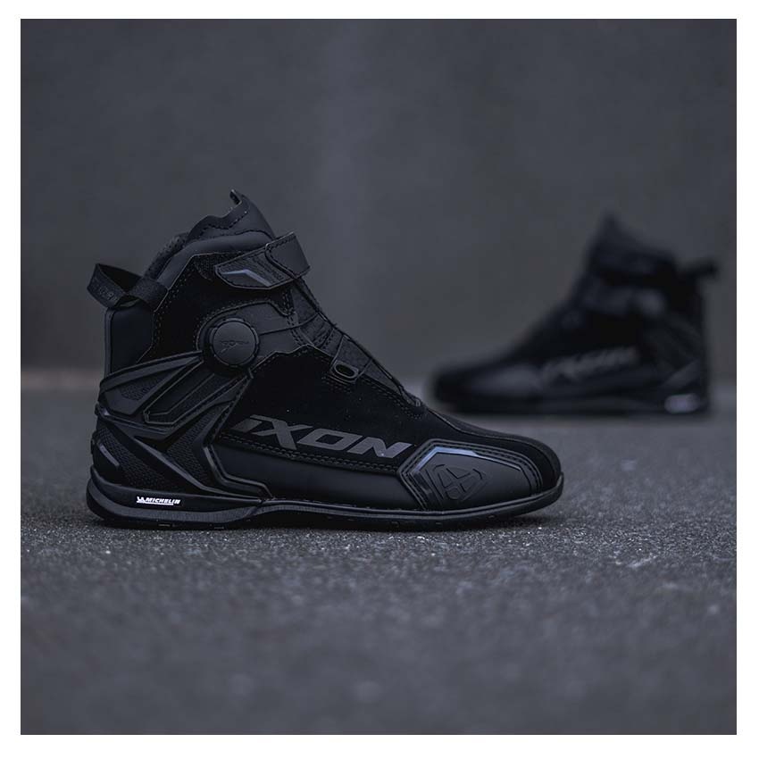 Ixon - Bull 2 Waterproof motorcycle shoes - Biker Outfit