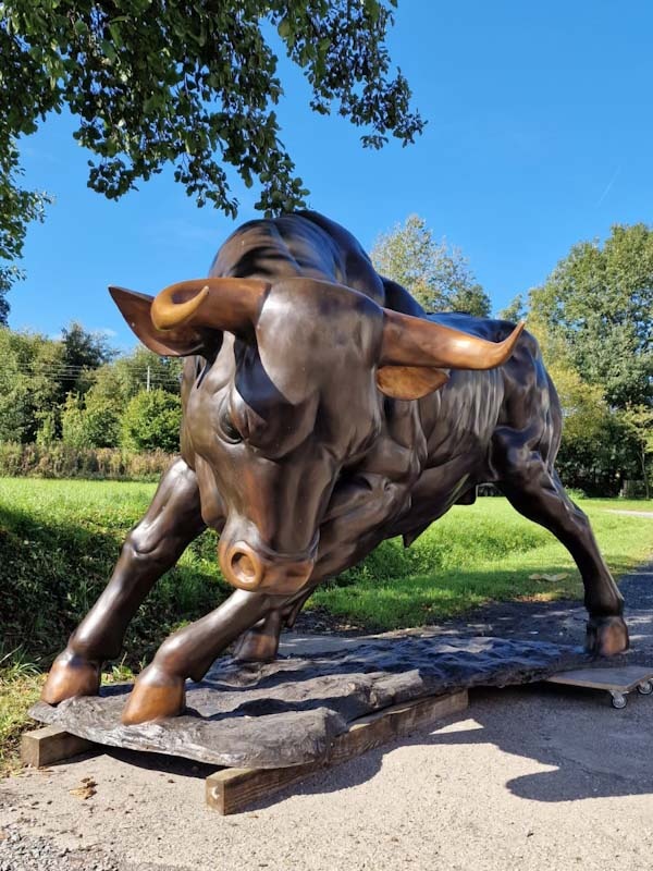 Taurus Magna – Riesiger Stier aus Bronze - Brontique