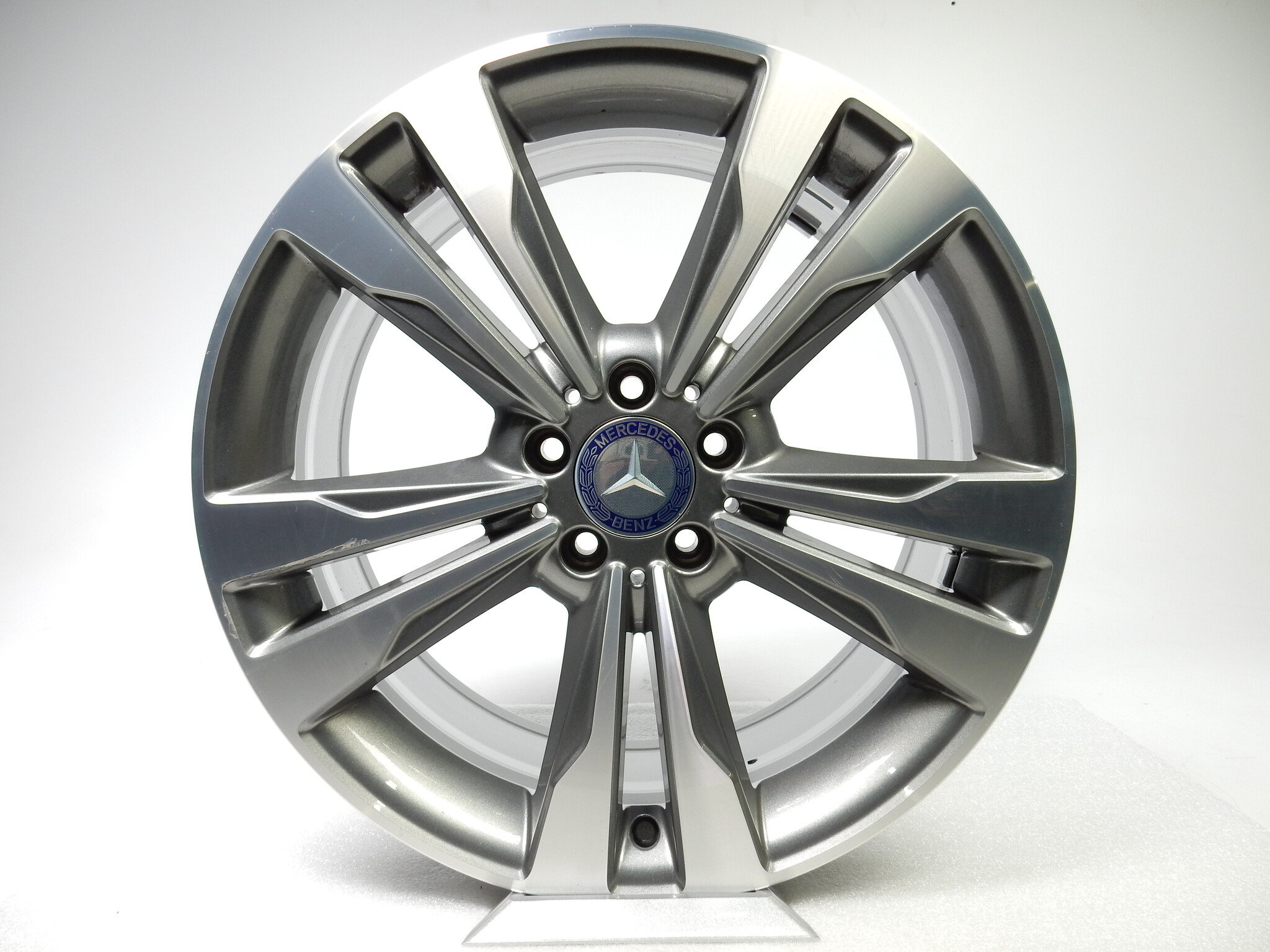 Original Mercedes S-Class W222 A2224011302 Rim - lossebanden.nl/en ...