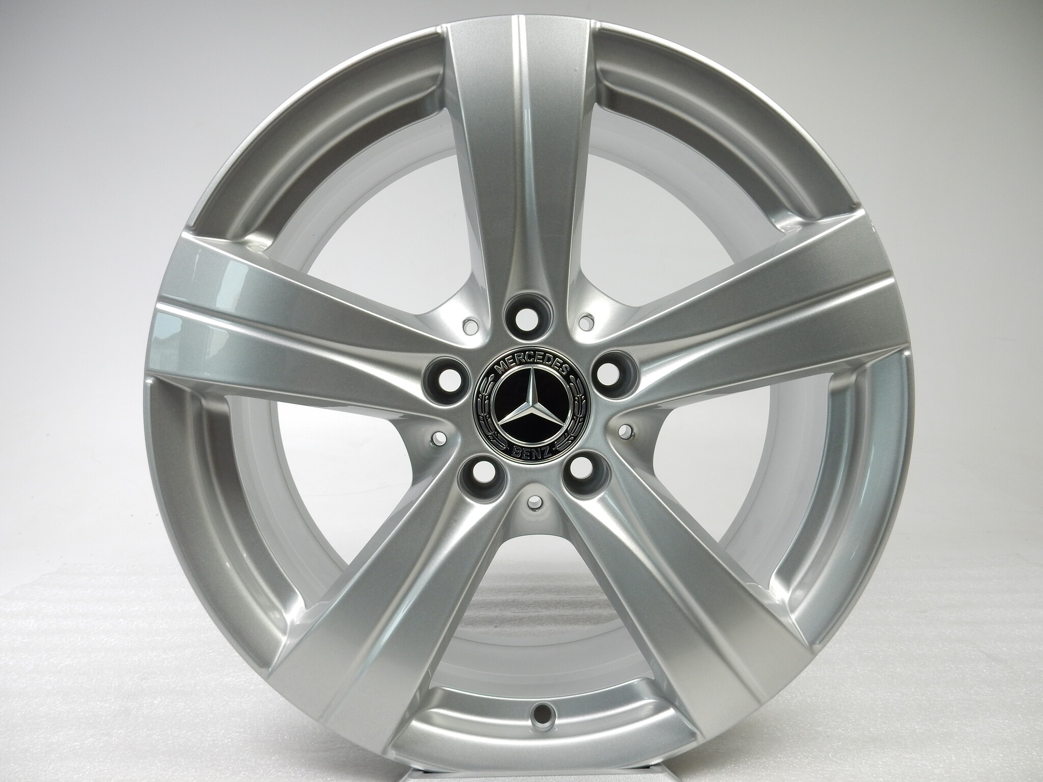Original Mercedes C-Klasse W206 S206 A2064017200 Rim - lossebanden.nl ...