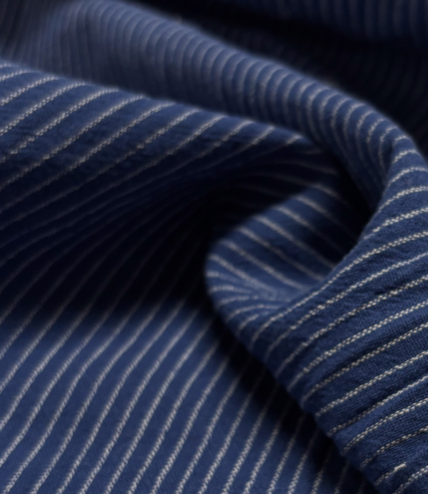 indigo blue and white pinstripe - wrincle cotton - Madeline De Stoffenmadam