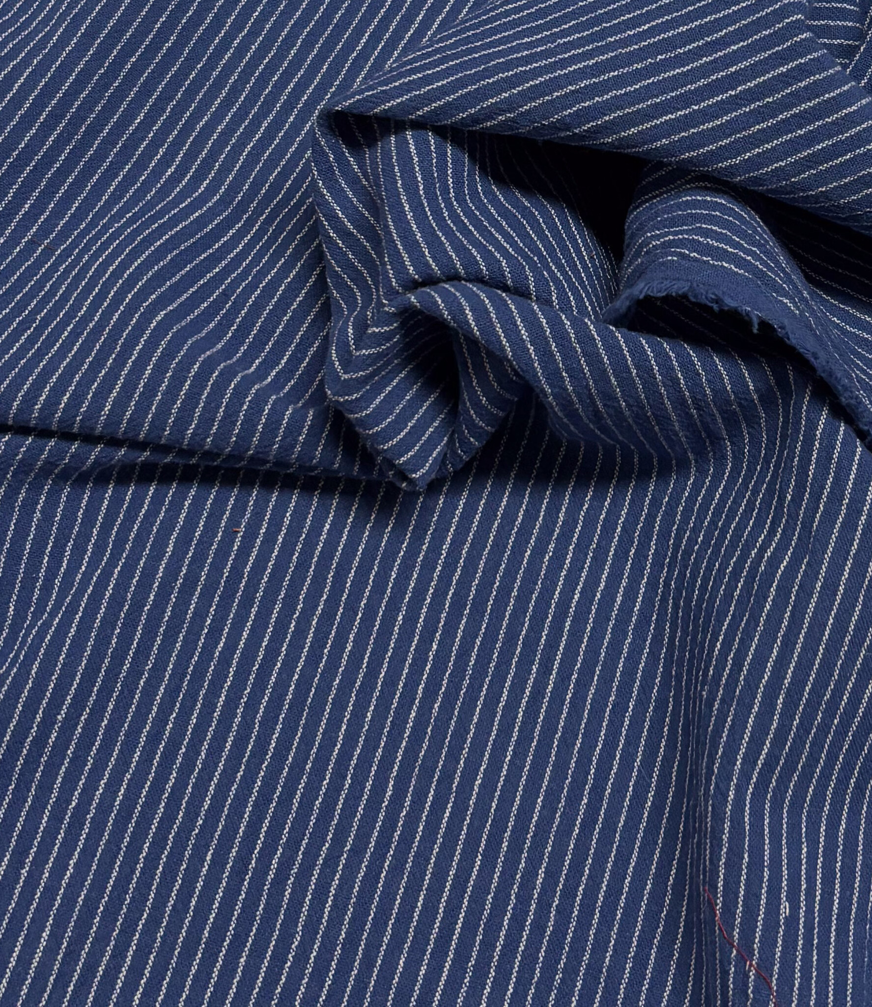 indigo blue and white pinstripe - wrincle cotton - Madeline De Stoffenmadam