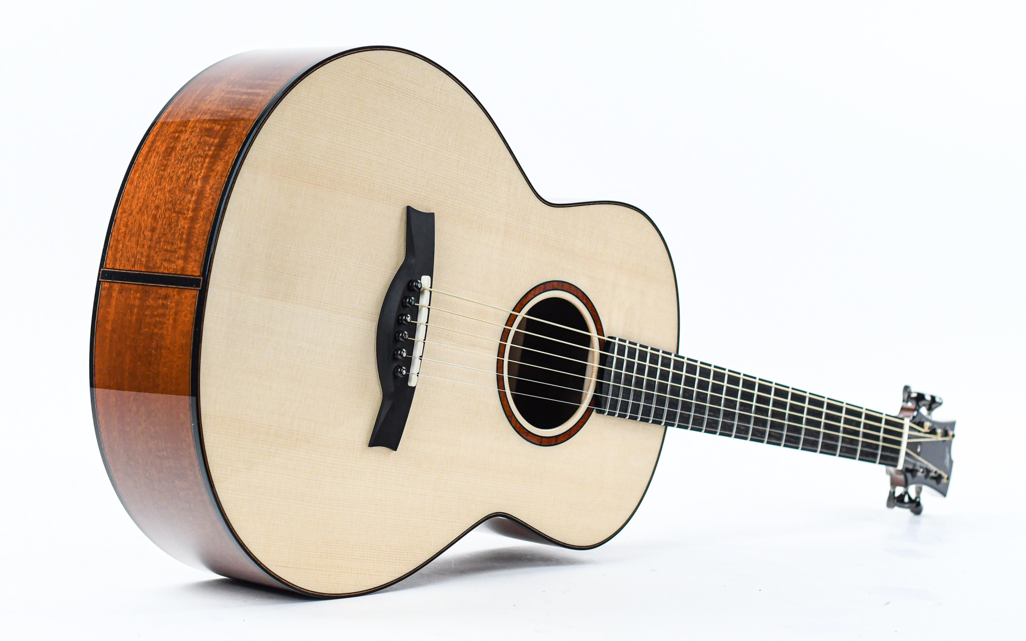 New forum sponsor - Lowry Guitars - The Acoustic Guitar Forum