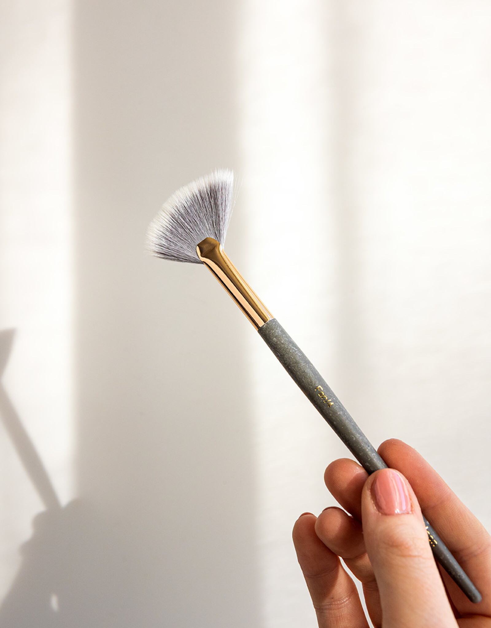 Brush Fan - Mini Butik