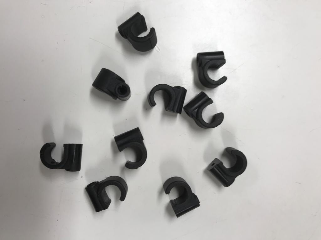 Plastic clips for attaching panels to roll cages (10pcs) - RovanSports.nl