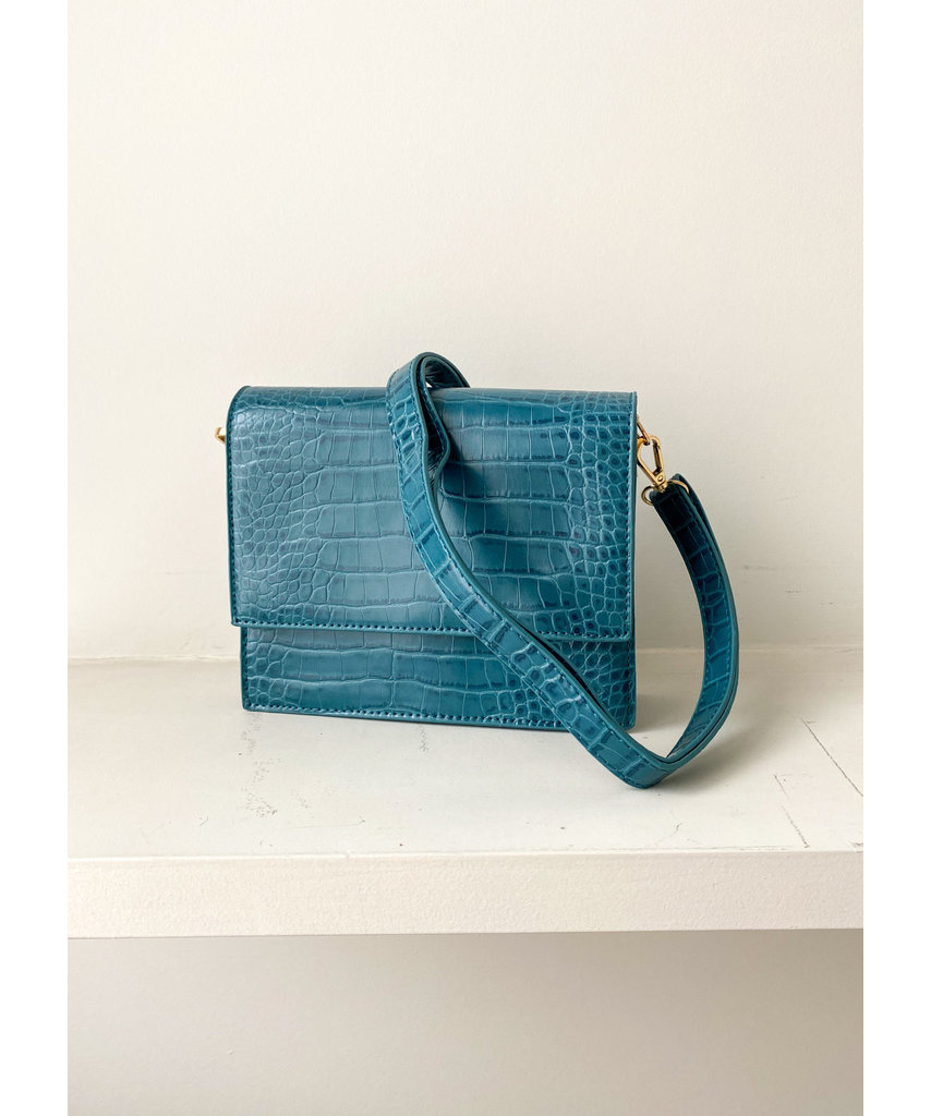 Home Lewis & Melly - Lewis & Melly