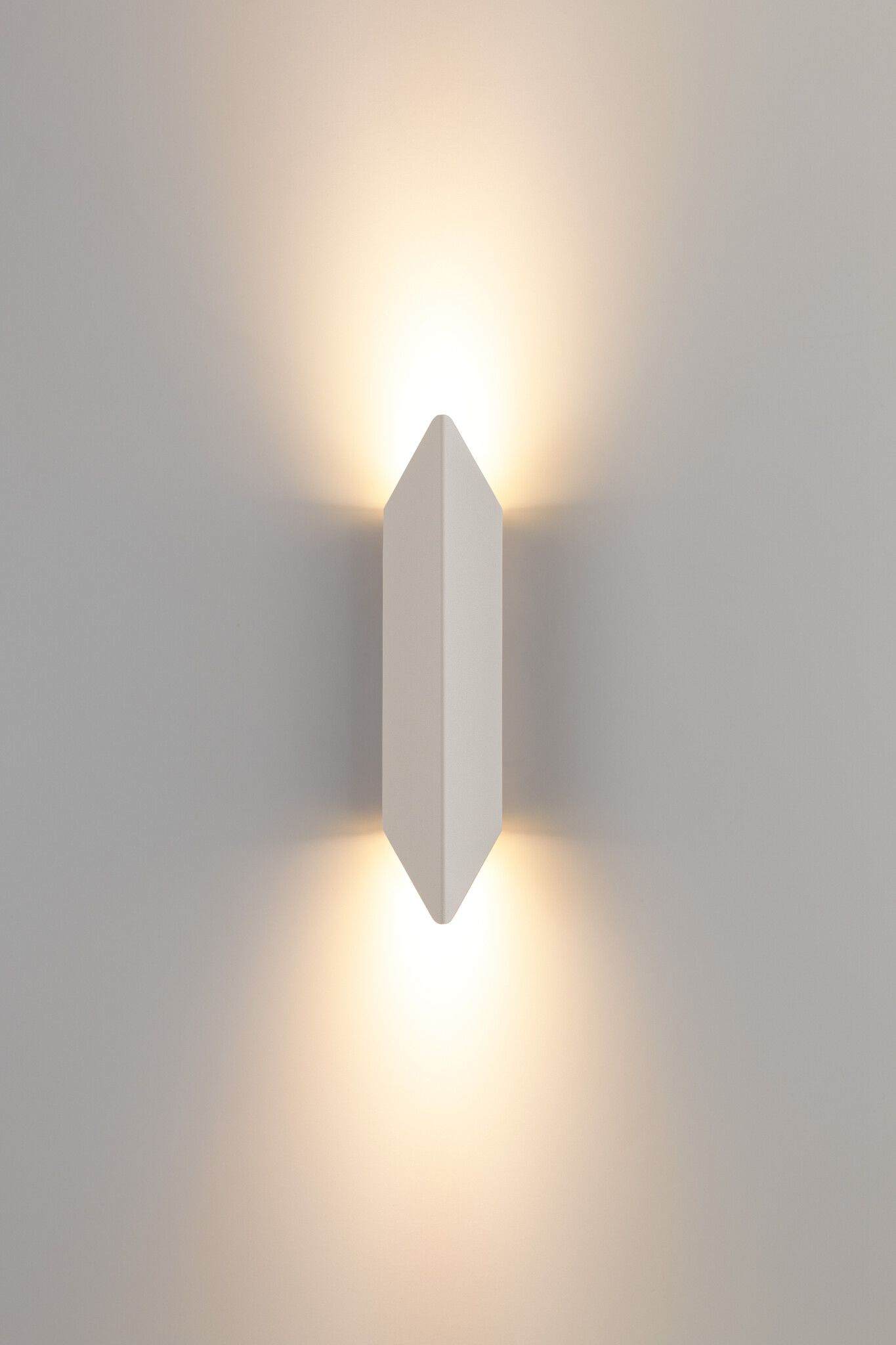 Modular Chival Wall up/down in 6 staalkleuren- Lucente.nl - Lucente