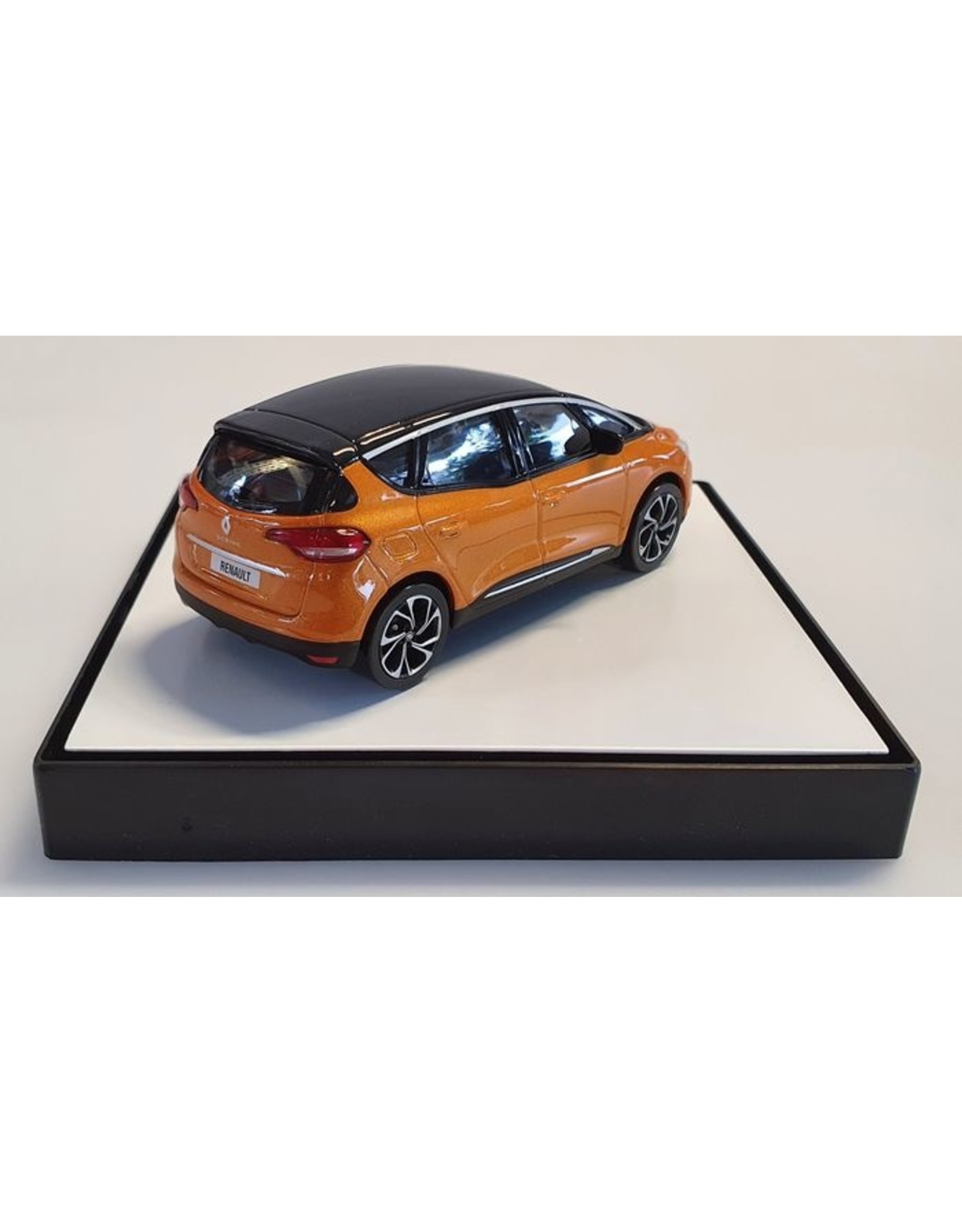 Renault Scenic - 1:43 - Norev - HMKT